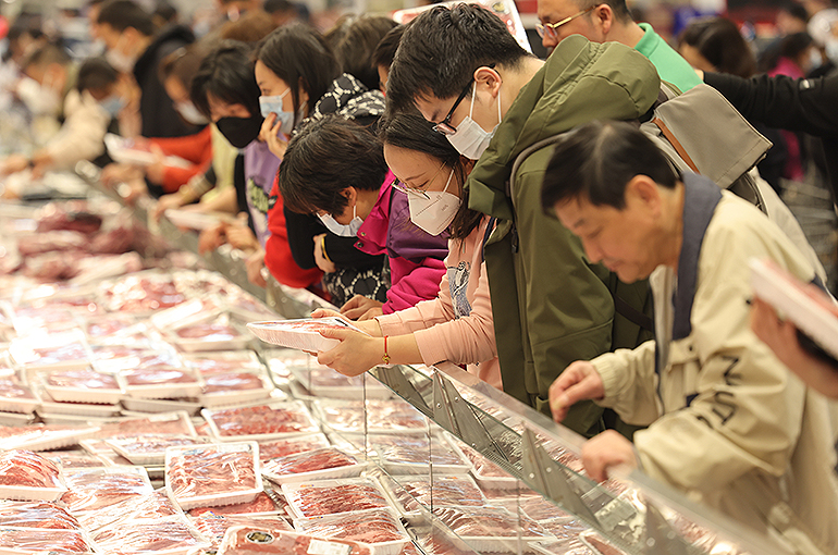 China’s Consumption Recovery Goes On Despite Worse-Than-Expected April Data