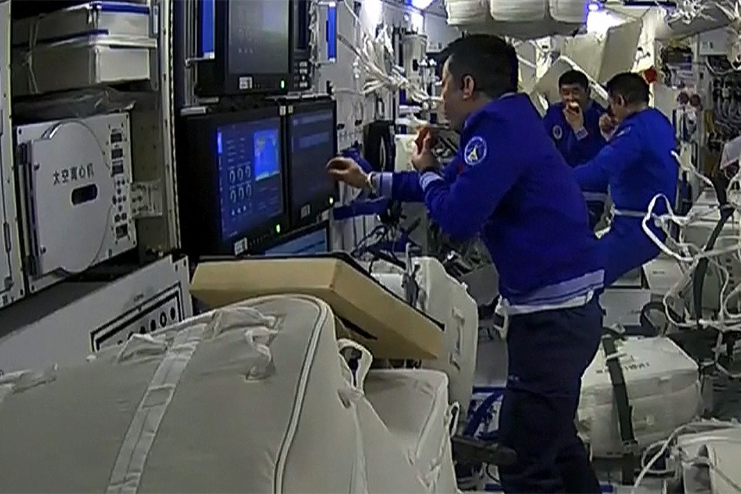 [In Photos] Chinese Taikonauts Return After 90 Days in Space Station