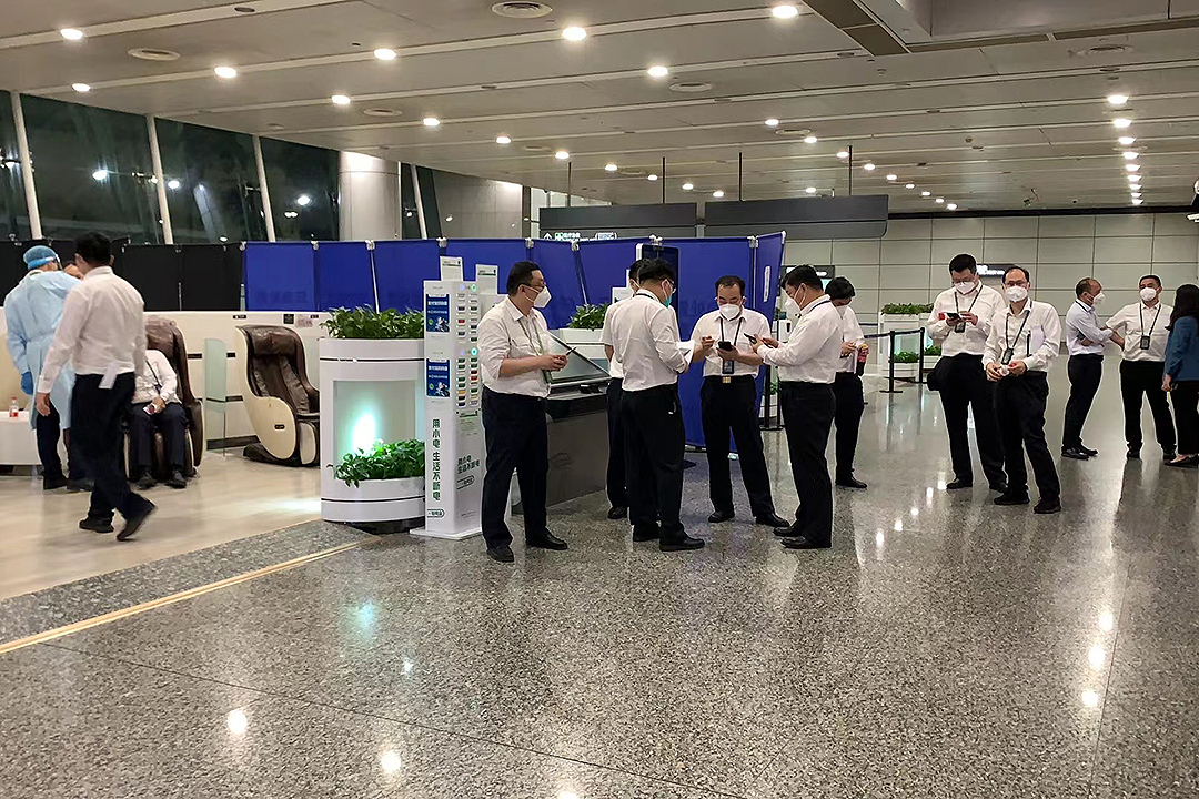 [In Photos] Airport Sets Up Reception Center for Relatives of Those ...