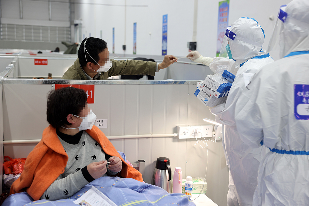 [In Photos] Shanghai Opens Makeshift Hospital in Lingang Area With ...