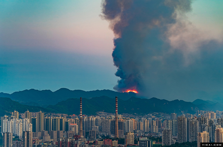 [In Photos] China’s Chongqing Battles Wildfires Amid Extreme Heat