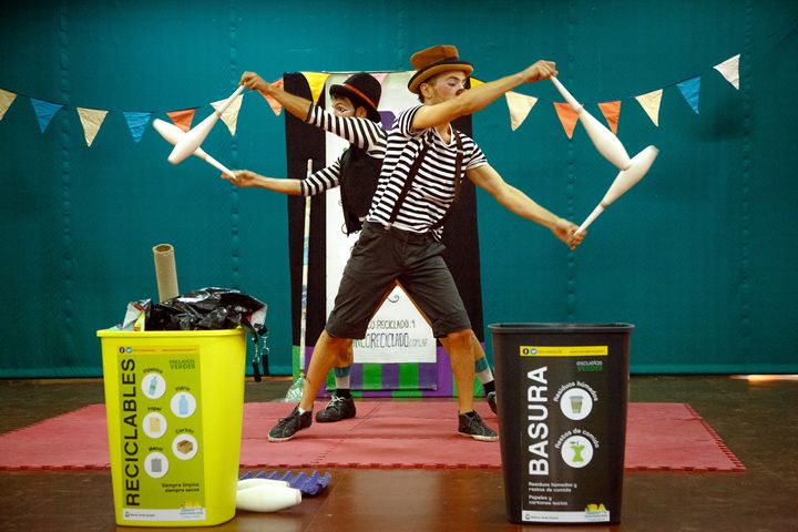 A Circus Where Clowns Teach How to Recycle
