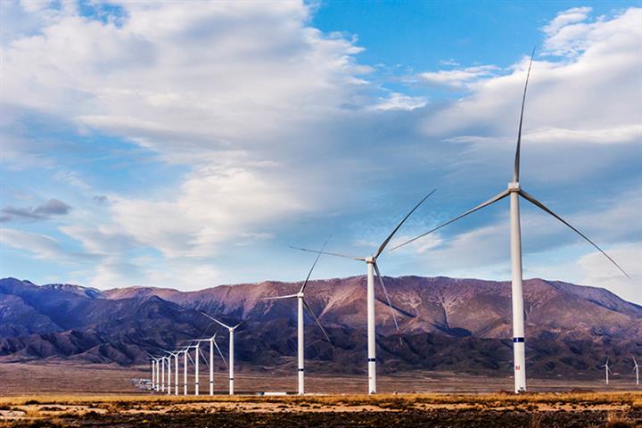 China’s First 1,000 MW Onshore Wind Farm Is Linked to Power Grid