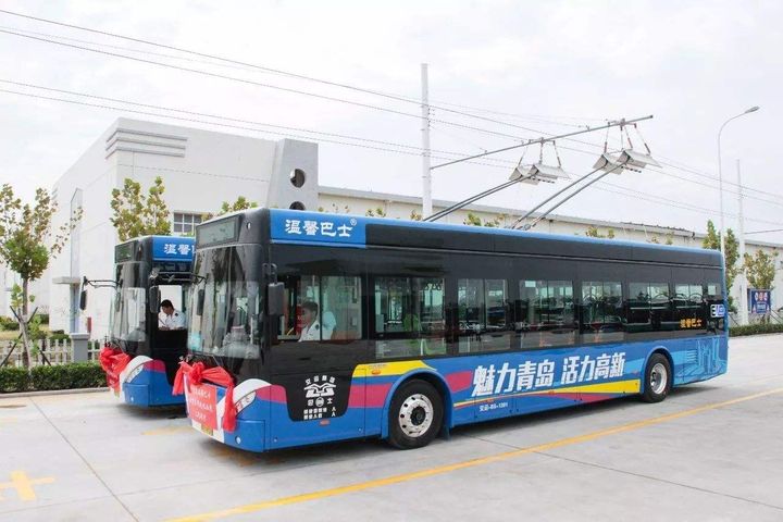 China's First Fleet of Pure Electric Buses Runs in Qingdao