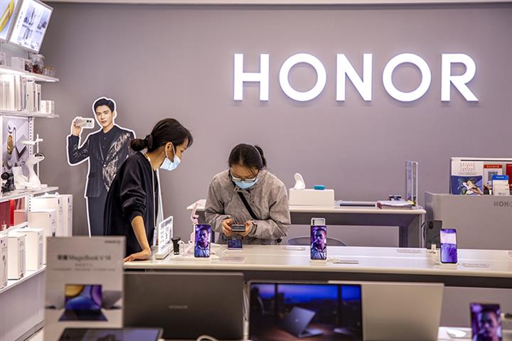 China’s Honor Debuts First Phone Abroad Since Splitting From Huawei