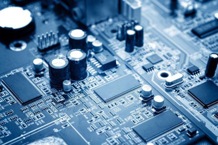 China's Microchip Production Surges 15% on Innovations