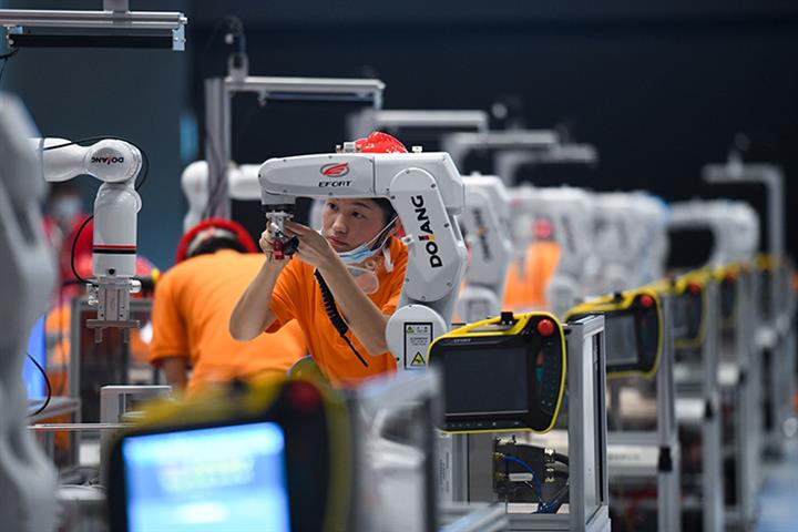 China’s Robotics Sector Is Short of Five Million Engineers, Technicians