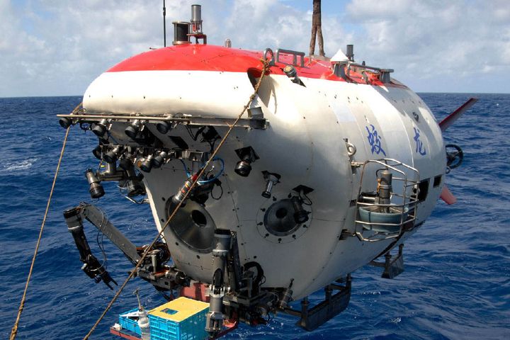 China Starts Building Its First Dedicated Manned Submersible Mothership ...