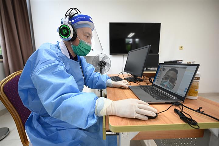China Allows Online Hospitals to Prescribe Covid Drugs as Fever Clinics ...