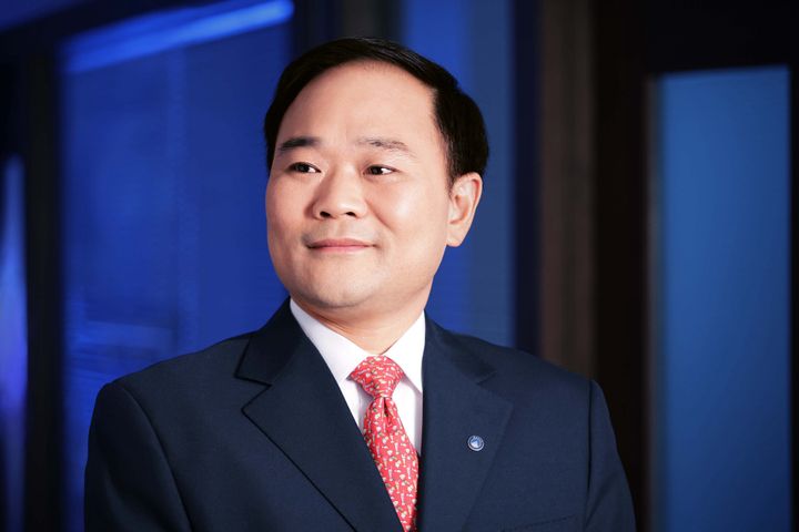 Geely's Chairman Says He Has No Designs on Daimler Board Seat