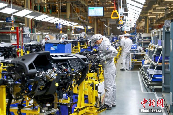 Hubei Carmakers Get Back to Work as Factories Shut Down Across Globe