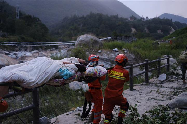 [In Photos] Sichuan Earthquake Kills 65 People Before Rescue