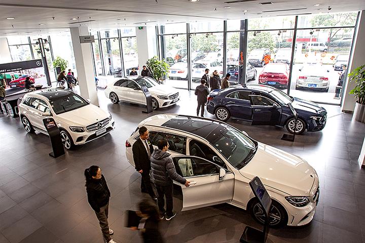 Over 40% of China’s Auto Dealers Close Shop in November as Business Craters