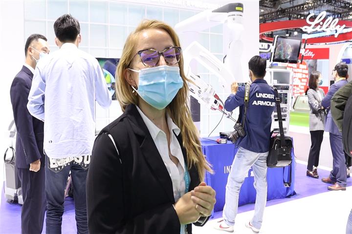 CIIE Vlog Day One: Intuitive-Fosun's da Vinci SP Surgical System