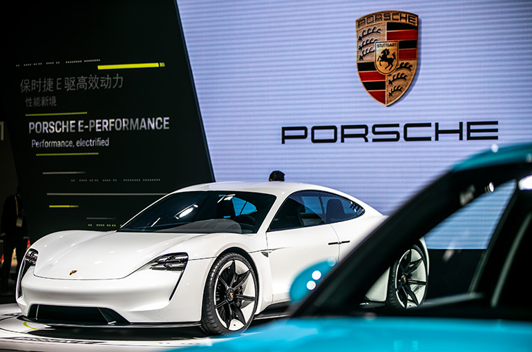 Porsche to Spur Self-Driving Sector in China’s Hefei