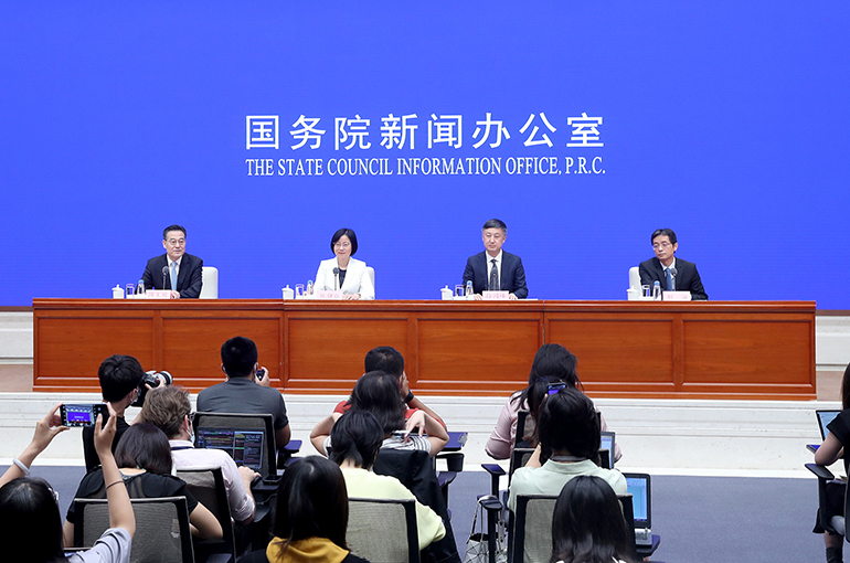 Yuan to Keep Dynamic Equilibrium; Consumer Inflation Seen Rising to 1% ...