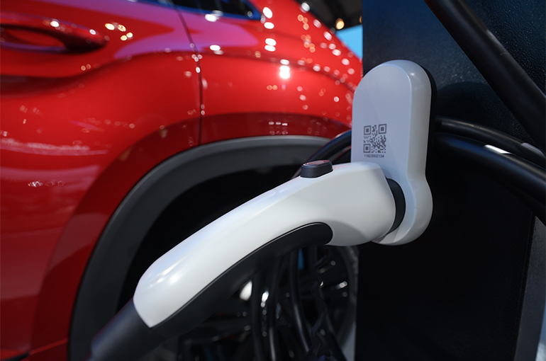 China’s NEV Shipments Sink in February Amid Intense Price War, Long Holiday