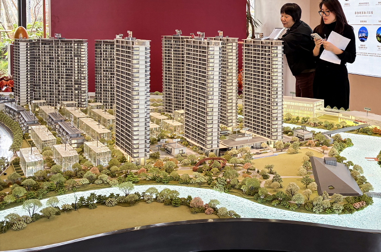 Chinese Developers Diversify Sales Tactics Amid Buyer's Market Shift